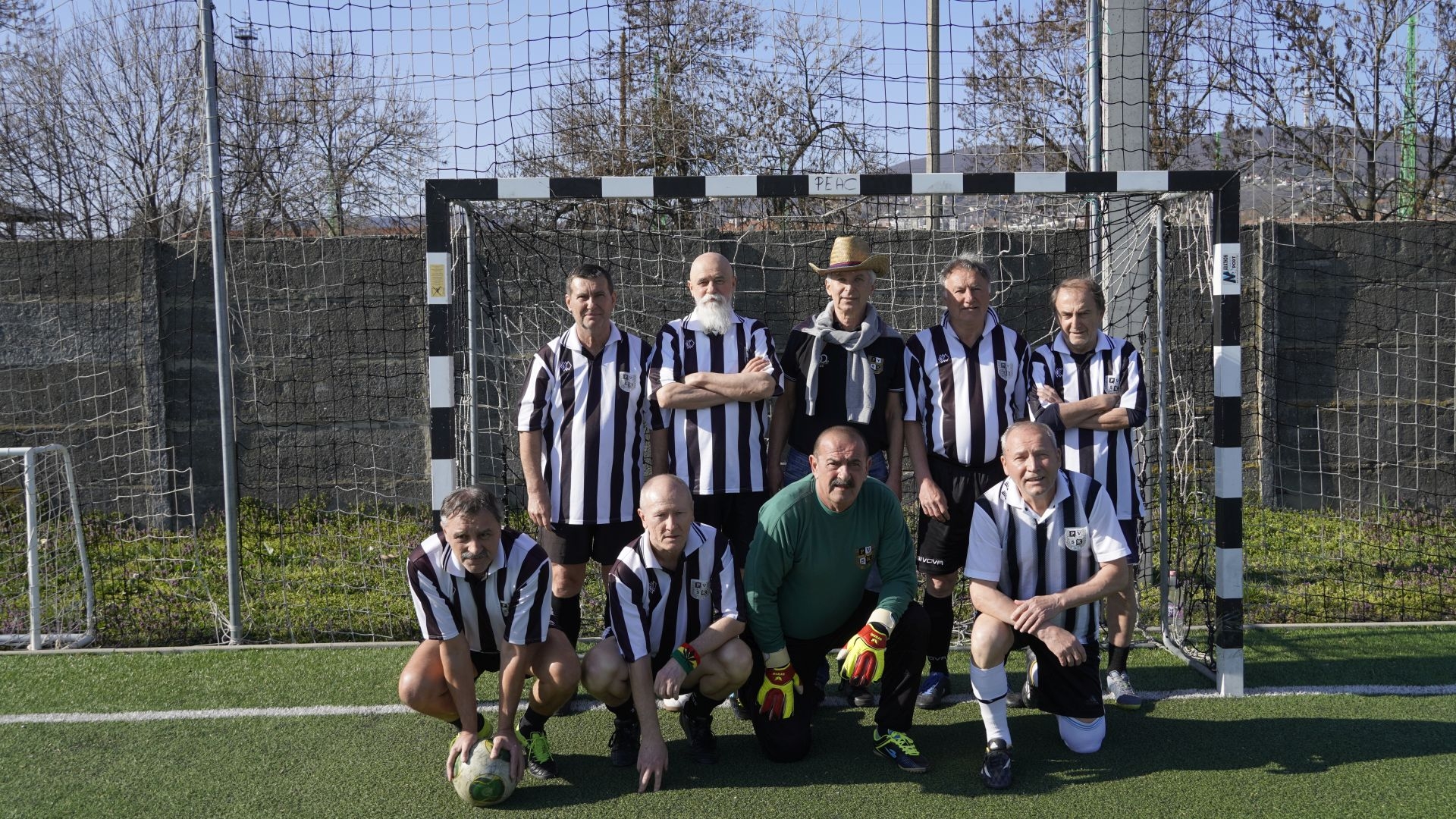 A veretlenül lett első a PVSK a kispályás labdarúgó nyitófordulóban ...
