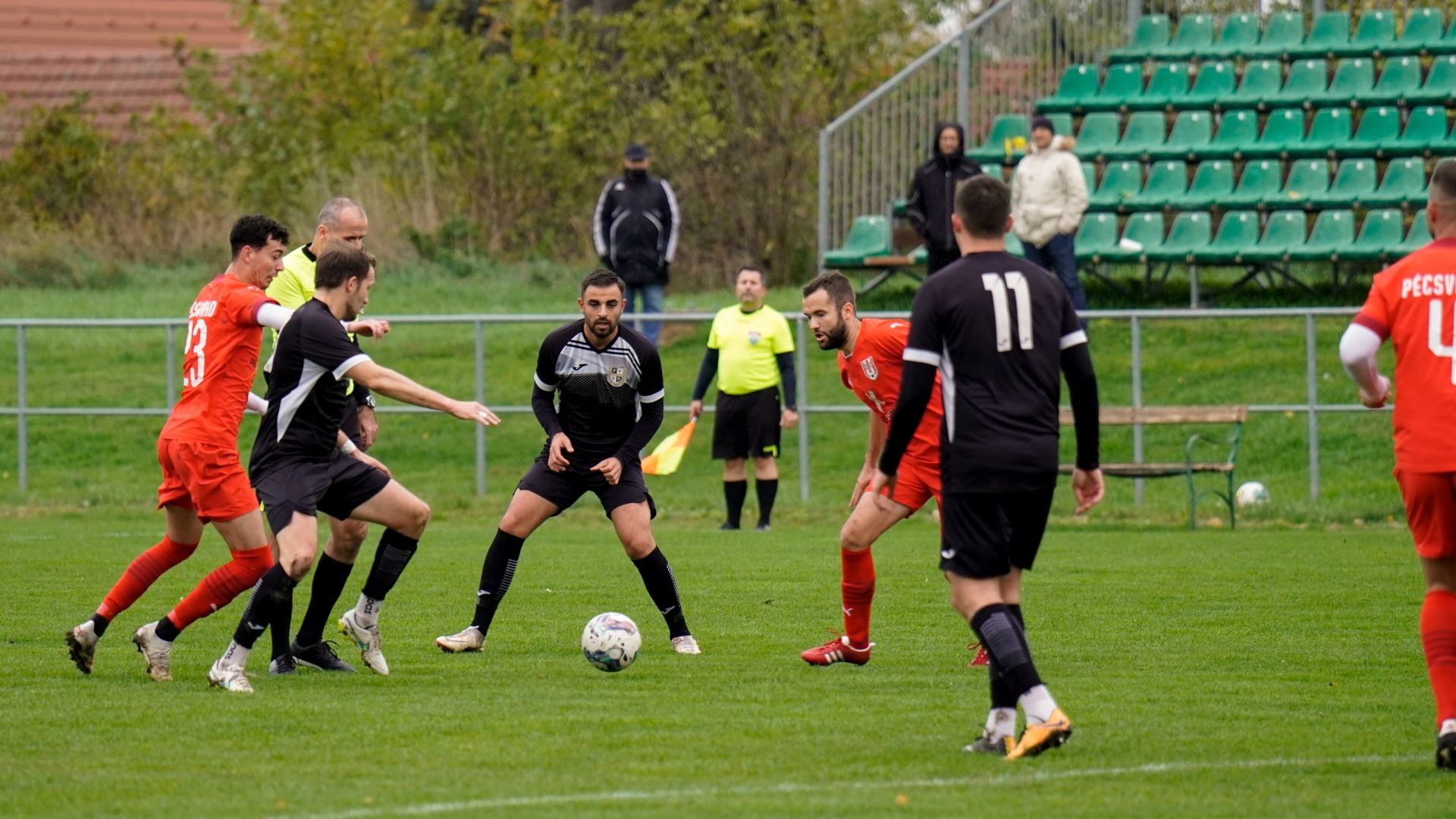 Szombaton a PTE PEAC II-t fogadja labdarúgó csapatunk | Pécsi Vasutas ...